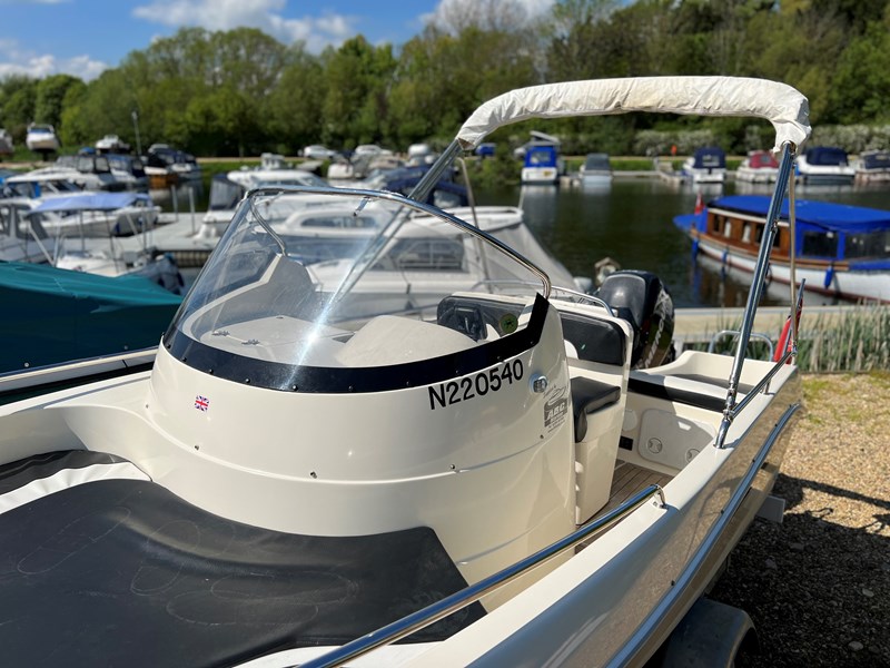 Mariner 555 Boat for Sale, "White Spray" at Jones Boatyard