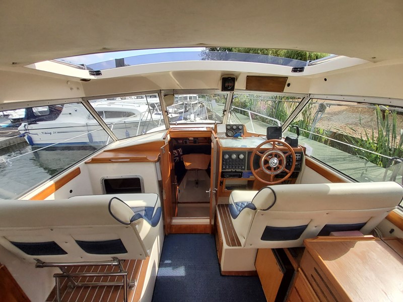 Nimbus 3000 Boat for Sale, "Annie Laurie" at Jones Boatyard