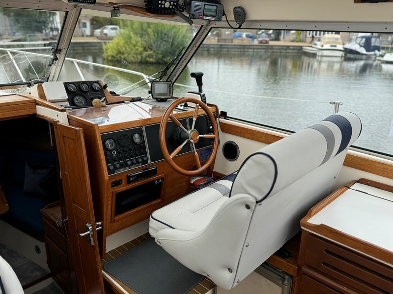 Nimbus 3000 Boat for Sale, "Quid-Itch" at Jones Boatyard