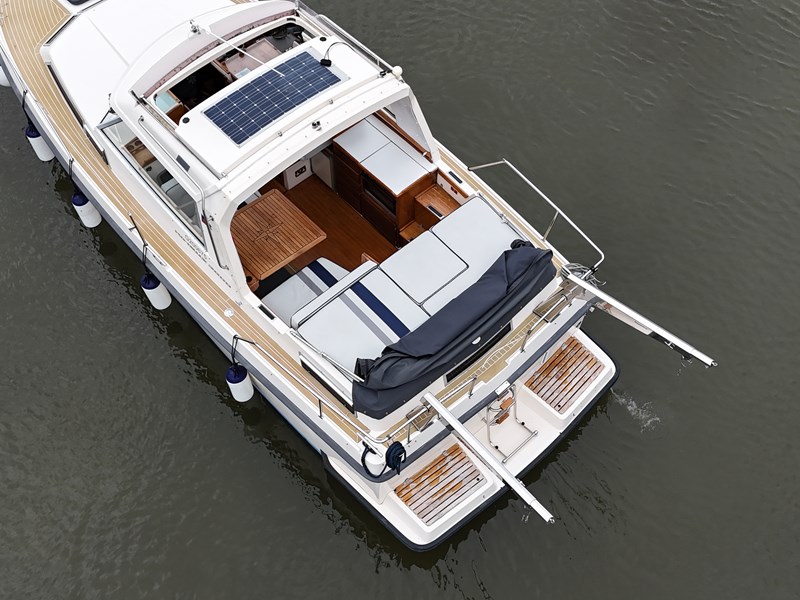 Nimbus 3000 Boat for Sale, "Quid-Itch" at Jones Boatyard