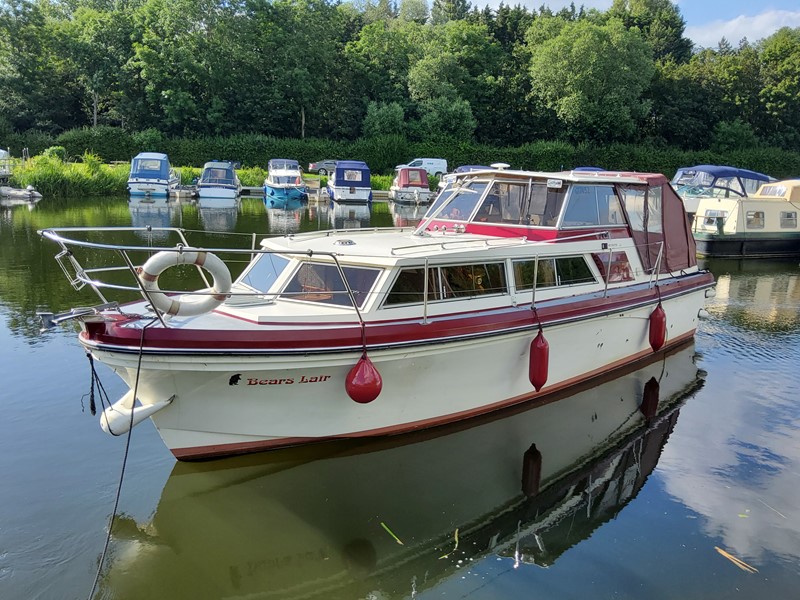 Princess 32 Turbo Boat for Sale, "Bears Lair" at Jones Boatyard