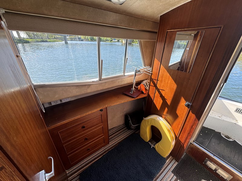 Sheerline 950 Centre Cockpit Boat for Sale, "Amanda" at Jones Boatyard