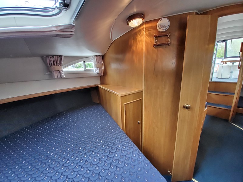 Sheerline 950 Boat for Sale, "November Rain" at Jones Boatyard