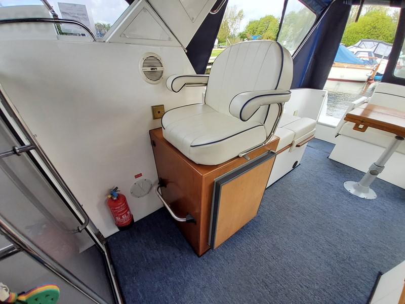 Sheerline 950 Boat for Sale, "November Rain" at Jones Boatyard