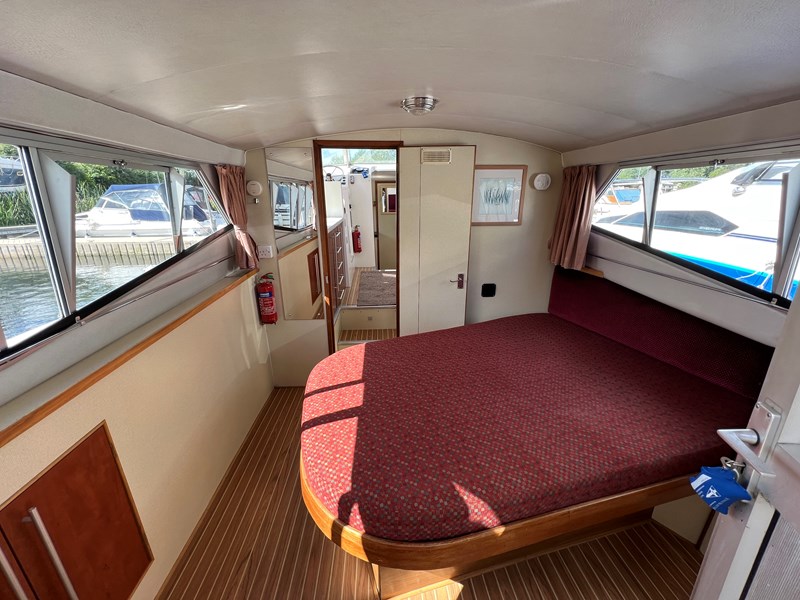 Sheerline 950 Centre Cockpit Boat for Sale, "Sea Esta" at Jones Boatyard